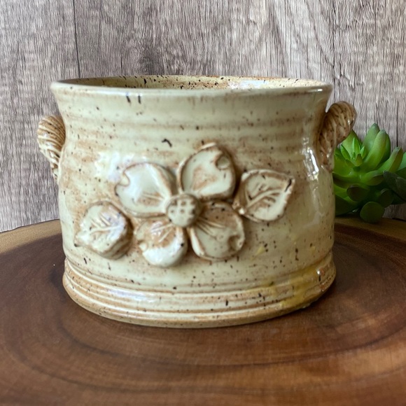 Thomas Pottery Sea Grove North Carolina Planter Accents